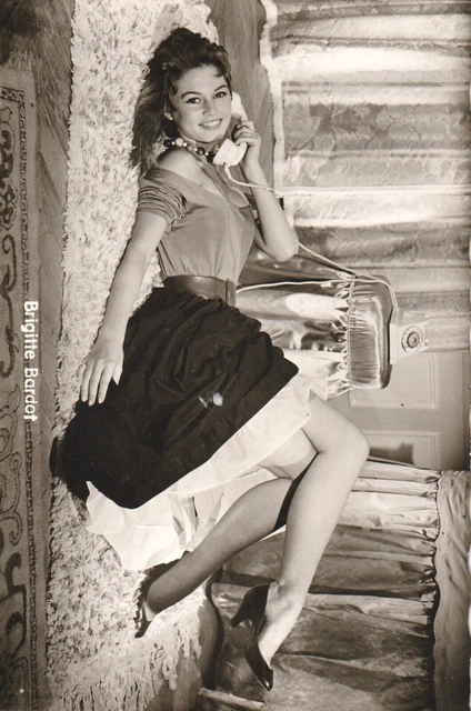 BRIGITTE BARDOT-HOLLYWOOD STARLET/actress PIN-UP/CHEESECAKE 1950s postcard/RARE £15.69 - PicClick UK