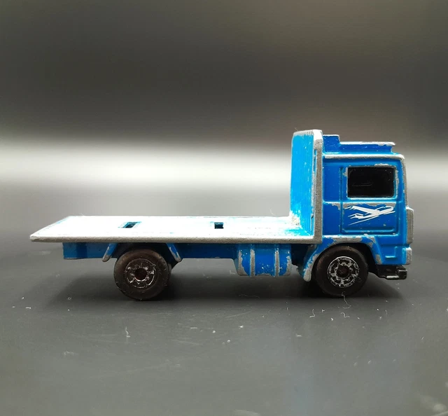 MATCHBOX 1998 VOLVO Container Truck Blue Matchbox Airport 5 Pack Loose ...