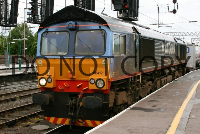 UK DIESEL TRAIN Railway Photograph Of Class 66 66412 Loco. Rm66-536 £1. ...