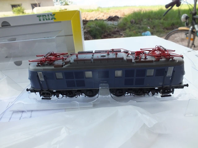 TRIX H0 22606 , E-Lok BR 119 002-4 der DB , sehr guter Zustand ,in OVP ...