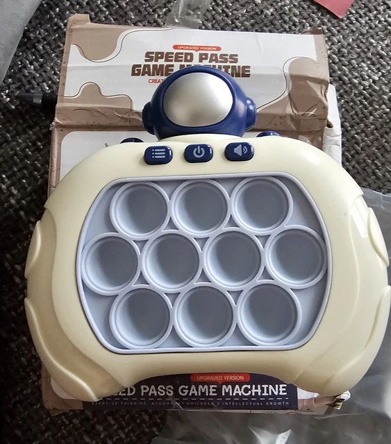 SPEED PASS GAME Machine - Astronaut £0.99 - PicClick UK
