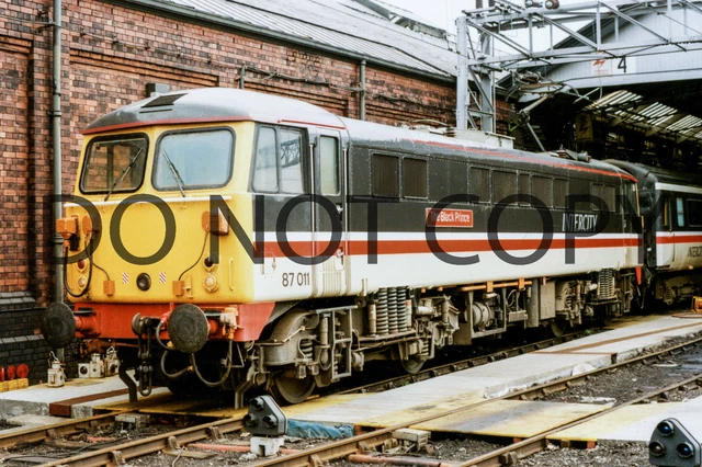 UK DIESEL TRAIN Railway Photograph Of Class 87 87011 Loco. (Rm87-36) £1 ...