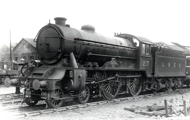 LNER CLASS D49 4-4-0 No 217 "THE BELVOIR" AT UNKNOWN MPD REAL ...