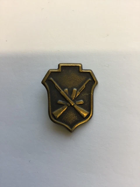 CROSSED RIFLES BADGE, Ww1 - Ww2, Brass With Slider Pin Back. £0.99 ...