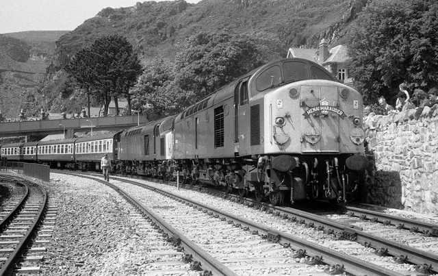 ORIGINAL 35MM RAILWAY B/W Negative Class 40 40028 047 Blaenau 3 7 83 ...