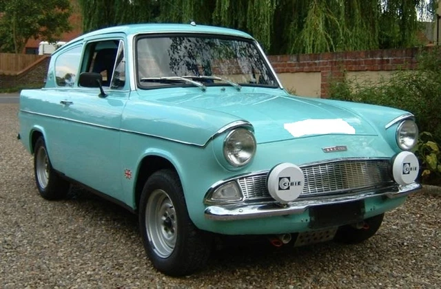 FITS FORD ANGLIA / 105E Front WindScreen Rubber Screen Seal (1959- 68 ...