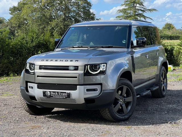 2024 LAND ROVER Defender 3.0 Defender Hard Top SE D MHEV Auto 4WD 5dr ...