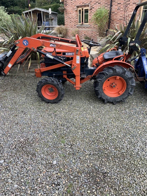KUBOTA B7000 COMPACT Tractor Loader £6,950.00 - PicClick UK
