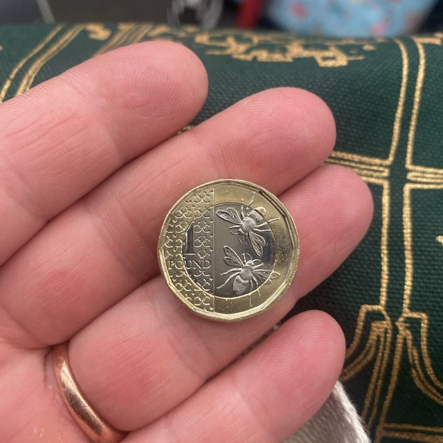 KING CHARLES 2025 Bee £1 rare error Coin Leg Deformity £8.66 - PicClick UK