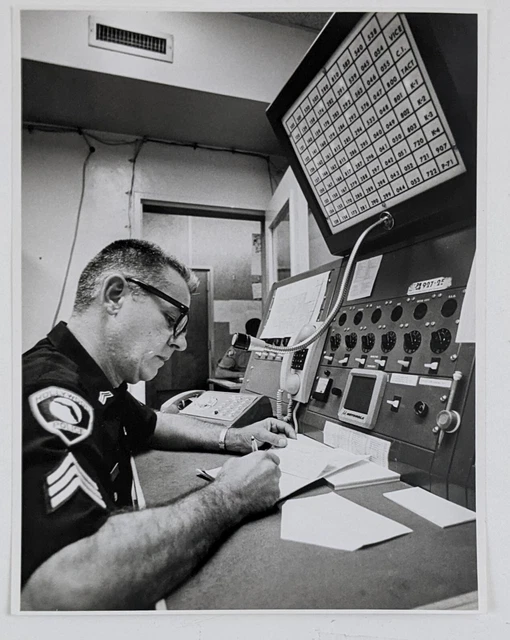 Vintage Police Radio FOR SALE! - PicClick UK