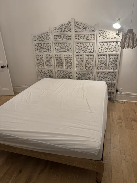 KING SIZE EU Bed Frame & Ikea Mattress With Screen Headboard. Carved ...