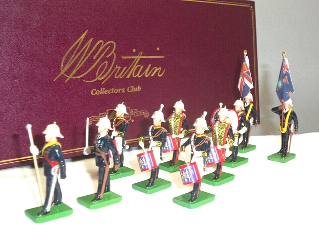 BRITAINS COLLECTORS CLUB Royal Marines Band & Colours 10 Piece Marching ...