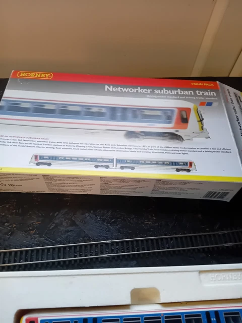 HORNBY R2001 CLASS 466 Networker 2 Car EMU 466016 in Network SouthEast ...