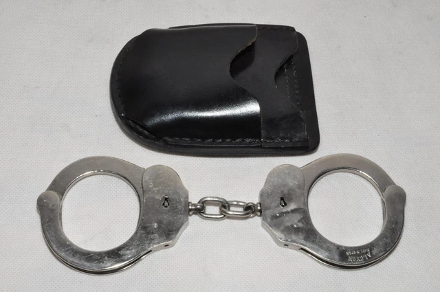 ALCYON HANDCUFFS // hand restraints // original German police ...