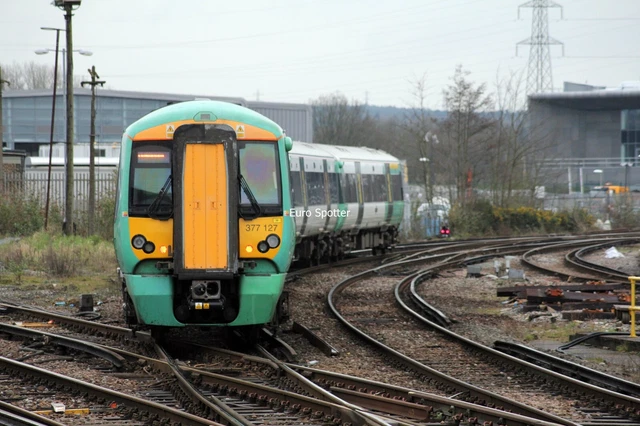 B198 35MM SLIDE Southern Class 377 377127 @ Three Bridges £3.54 ...