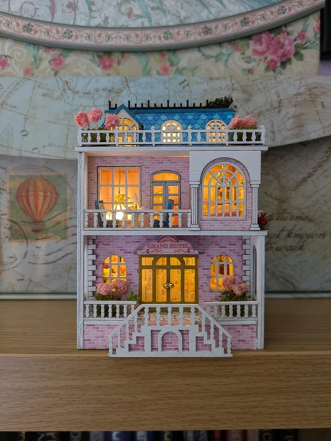 TINY DIORAMA HOUSE Assembled Model . £11.12 - PicClick UK