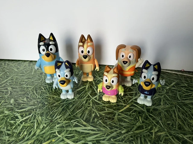 RARE BLUEY FIGURES Set Swimming Bin man Chilli Bandit Bingo EUR 31,88 ...