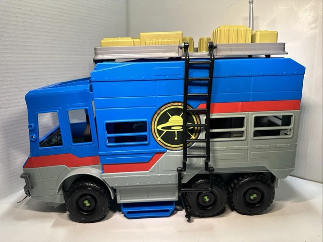 BEN 10 RUSTBUCKET Transforming Alien Truck RV Playset Playmates ...