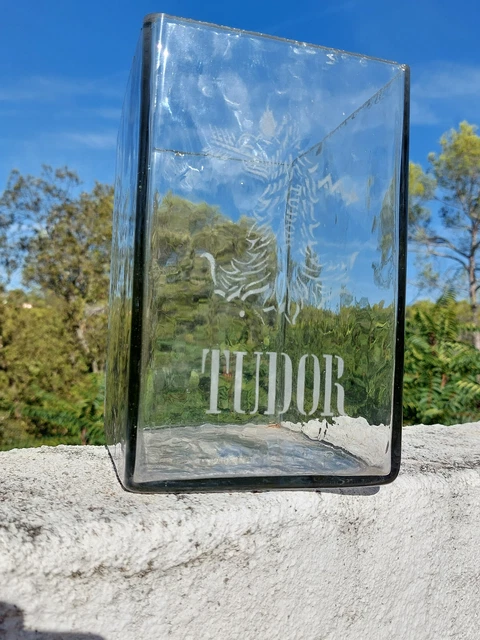 ANCIEN CORPS DE batterie Tudor en verre - Old glass battery – Vintage ...