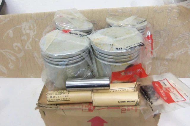 NOS AUTHENTIQUE TOYOTA トヨタ Pistons Set 12R Hilux Rn20 Rn25 Corona Rt ...