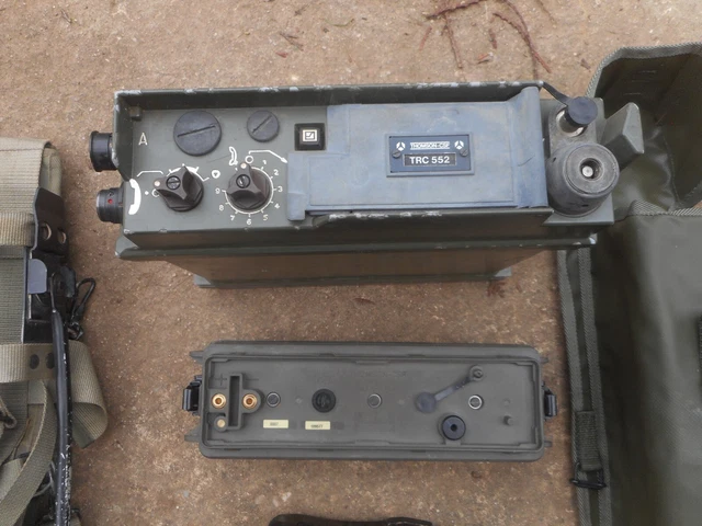 ANCIENNE RADIO MILITAIRE TRC 552 EUR 240,00 - PicClick FR