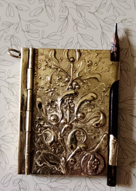CARNET DE BAL Ancien 1900.carnet de bal de style art nouveau EUR 10,00 ... CARNET DE BAL Ancien 1900.carnet de bal de style art nouveau EUR 10,00 ...