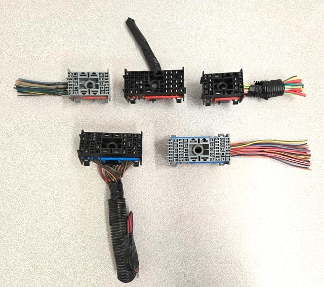 FUSE PANEL BOX Wiring Harness Connectors Silverado Sierra Tahoe Yukon ...