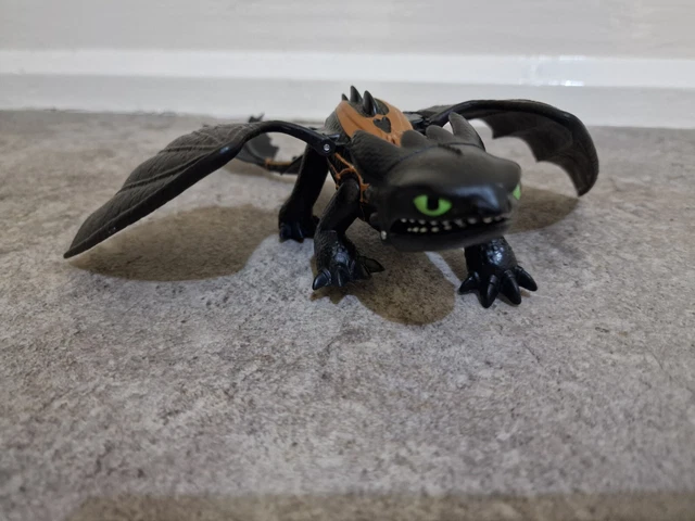 TOOTHLESS NIGHT FURY Figure Dreamworks How to Train Your Dragon Toy £8. ...