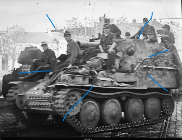 SUPER REPRO FOTO Deutsche Soldaten reiten auf Panzerhaubitze Grille WW2 ...