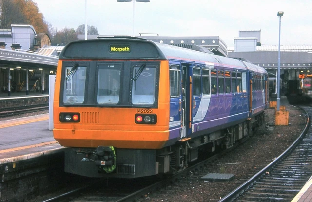 NORTHERN RAIL 142023 Class 142 Pacer DMU Railway Photo £1.05 - PicClick UK