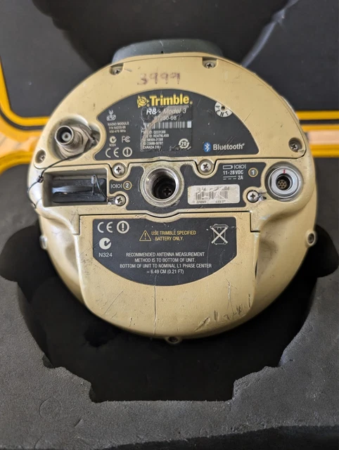 TRIMBLE R8 MODEL 3 GPS GNSS RTK UHF Rover Kit TSC3 Access 2015.22 - 450 ...