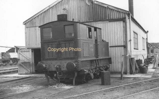 PHOTO - LNER Y-3 0-4-0T Dept No.7 at Lowestoft £1.99 - PicClick UK