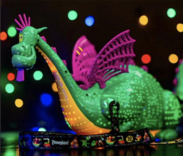 RARE DISNEYLAND Main Street Electrical Parade Dragon Light up Popcorn ...