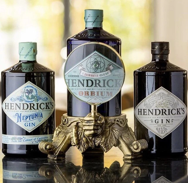 HENDRICK'S LIMITED RARE Gin Magnifier Glorifier Bottle Display Stand ...
