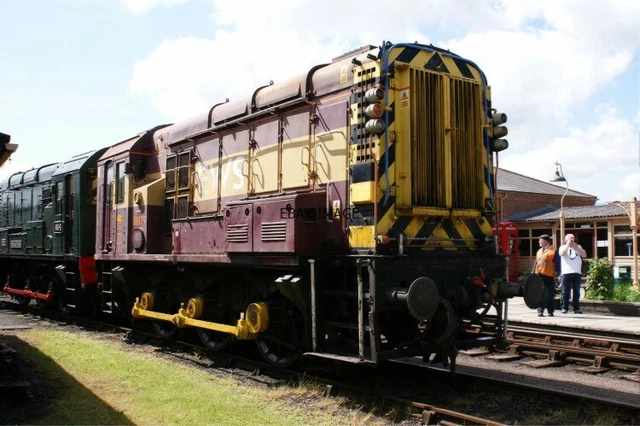 PHOTO CLASS 08 Loco 08 879 Preserved 0-6-0 Shunter No 08 879 Ex- No ...