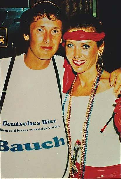 DORTHE KOLLO, EHEMANN Bernd Klinker, Kreuzfahrschiff MS Kaza - 1985 Old Photo $9.00 - PicClick AU