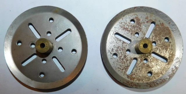2 POULIES DE 75mm AVEC GROS MOYEU A 1 VIS réf 19b . MECCANO 20's BOITE ...