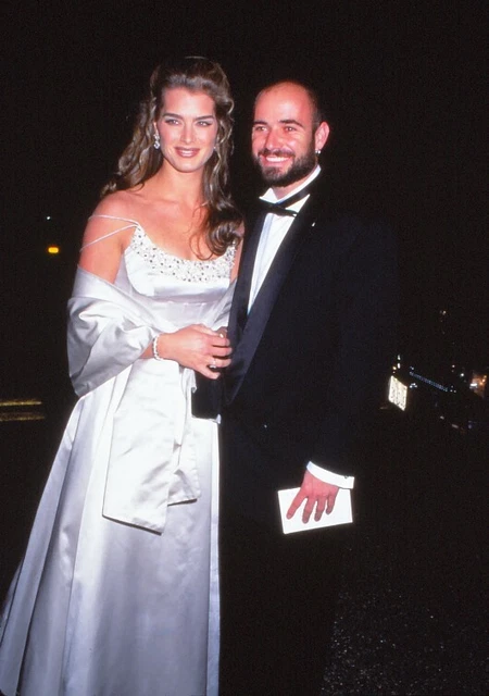 DIA BROOKE SHIELDS und Andre Agassi 1997 KB-format Fotograf P26-18-5-2 ...