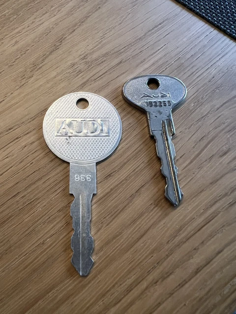 ALTE AUTOSCHLÜSSEL - 2 alte original AUDI Autoschlüssel - Zündschlüssel EUR 5,00 - PicClick DE