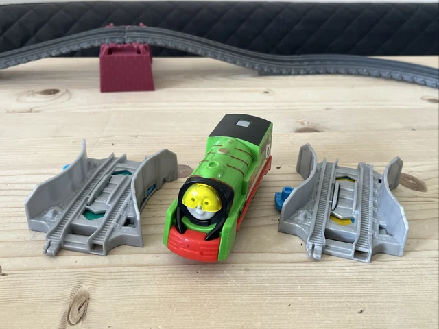 THOMAS TRACKMASTER REVOLUTION TURBO PERCY battery train £33.00 ...