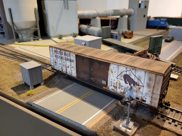 CUSTOM WEATHERED HO scale Roundhouse 50' Double door boxcar McCloud ...