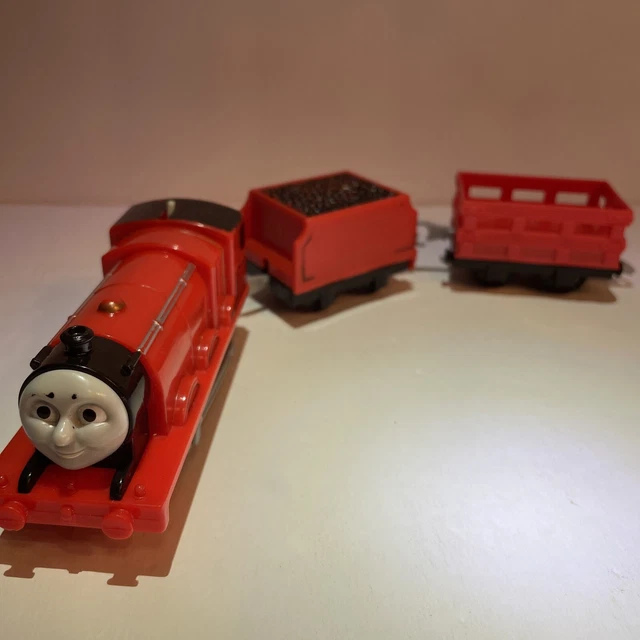 THOMAS & FRIENDS JAMES #5 TrackMaster Motorized Train with Tender 2013 ...