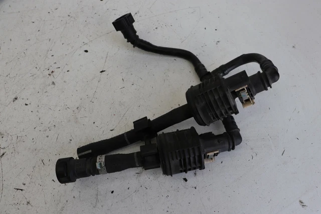 MERCEDES BENZ C63S AMG W205 Fuel System Purge Valves + Pipes ...