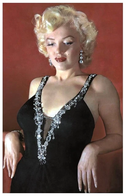 Sexy Marilyn Monroe Actress Pin Up Photo Postcard Publisher Rwp 2003