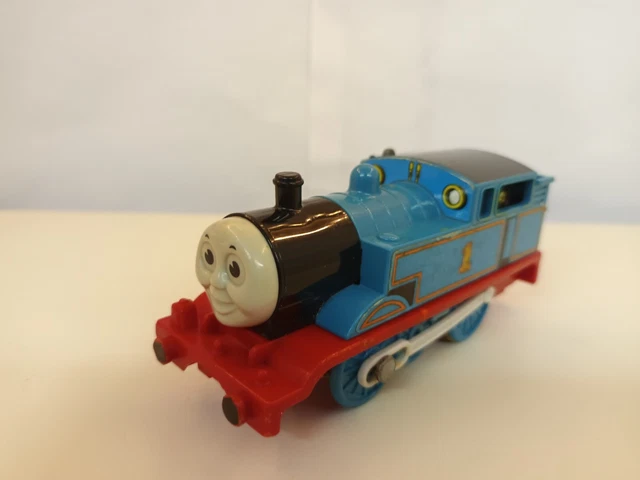 TOMY TRACKMASTER THOMAS the Tank Engine Battery Operated Train £8.95 ...