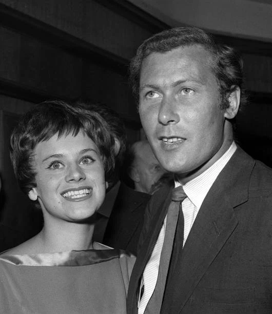 PLAYRIGHT JOHN OSBORNE actress Rita Tushingham former 1-a-week- 1961 ...