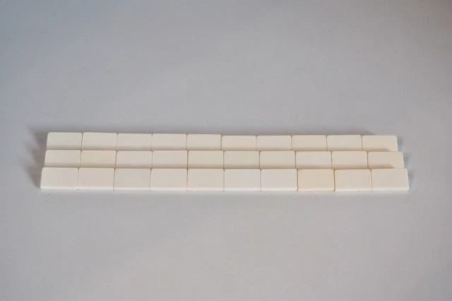 LEGO 30 X Tuiles en Béton Blanc Pente 30° 1x2x2/3 85984 4547489 EUR 3 ...