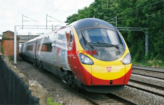 PHOTO CLASS 390 Pendolino 9-Car Emu No 390 010 A Decade Of Progress ...