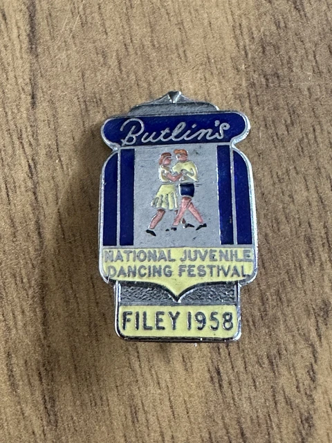 RARE BUTLINS 1958 Filey National Juvenile Dancing Festival Badge By W ...