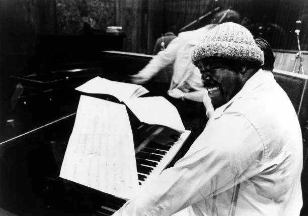 Barry White Posed Portrait In A Recording 1970s Old Music Photo 1 Eur 661 Picclick Fr